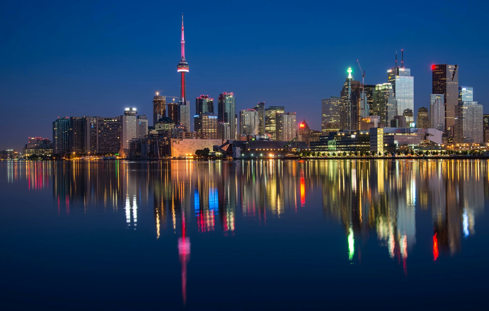 Top Neighborhoods for French Expats Moving to Toronto - Activmoving