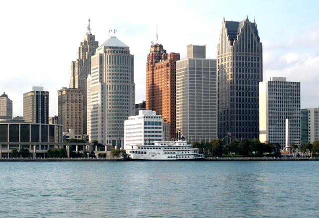 How Michigan’s Freshwater Culture Shapes Life for Expats - Activmoving
