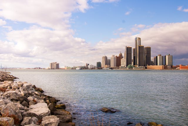How Michigan’s Freshwater Culture Shapes Life for Expats - Activmoving